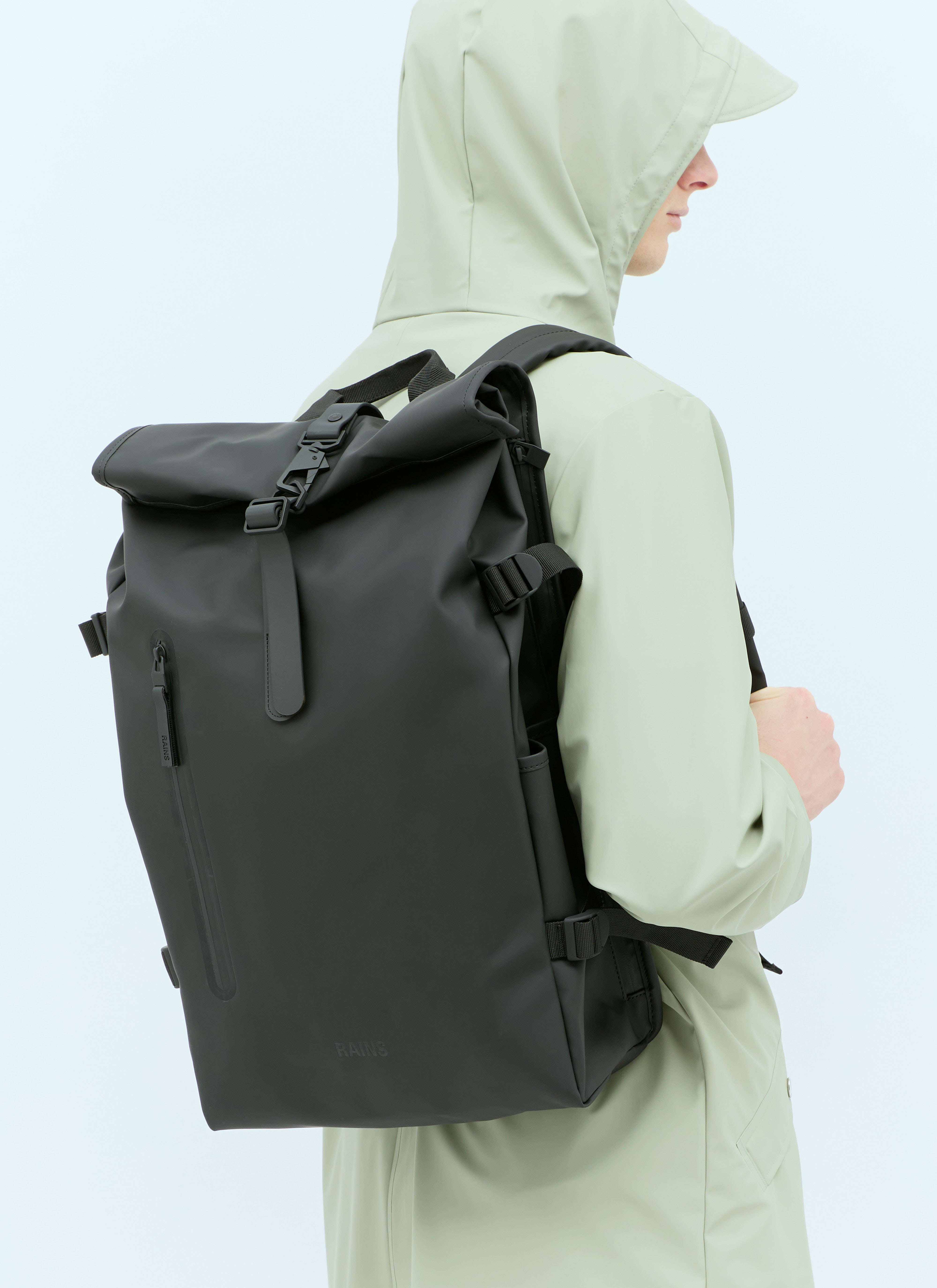 Rains Women's' Large Rolltop Rucksack in Black | LN-CC®